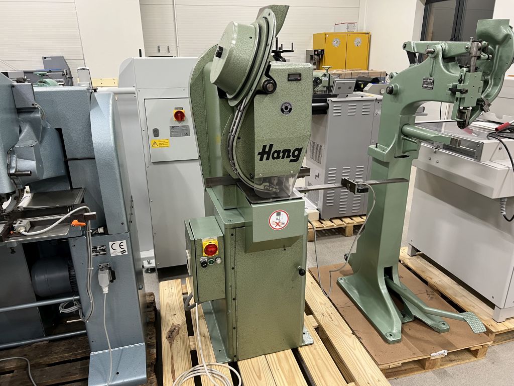 Hang 115 G 3P Punching and eyeletting machine of the back eyelet ...